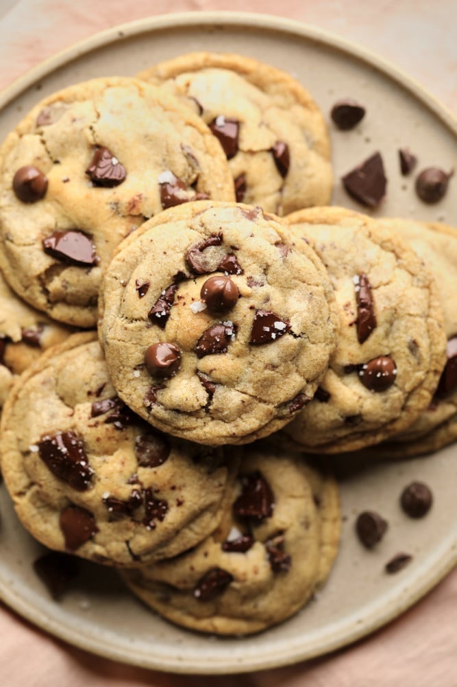 Perfect Vegan Chocolate Chip Cookies - Nora Cooks